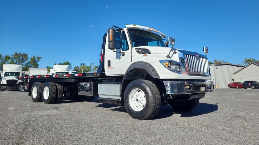 2018 INTERNATIONAL 7600 SBA 6X4 ROLL BACK (984557) - Idealease